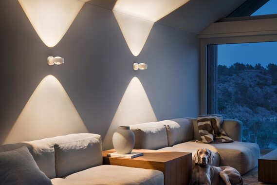 Sento verticale | Wall luminaire | Occhio